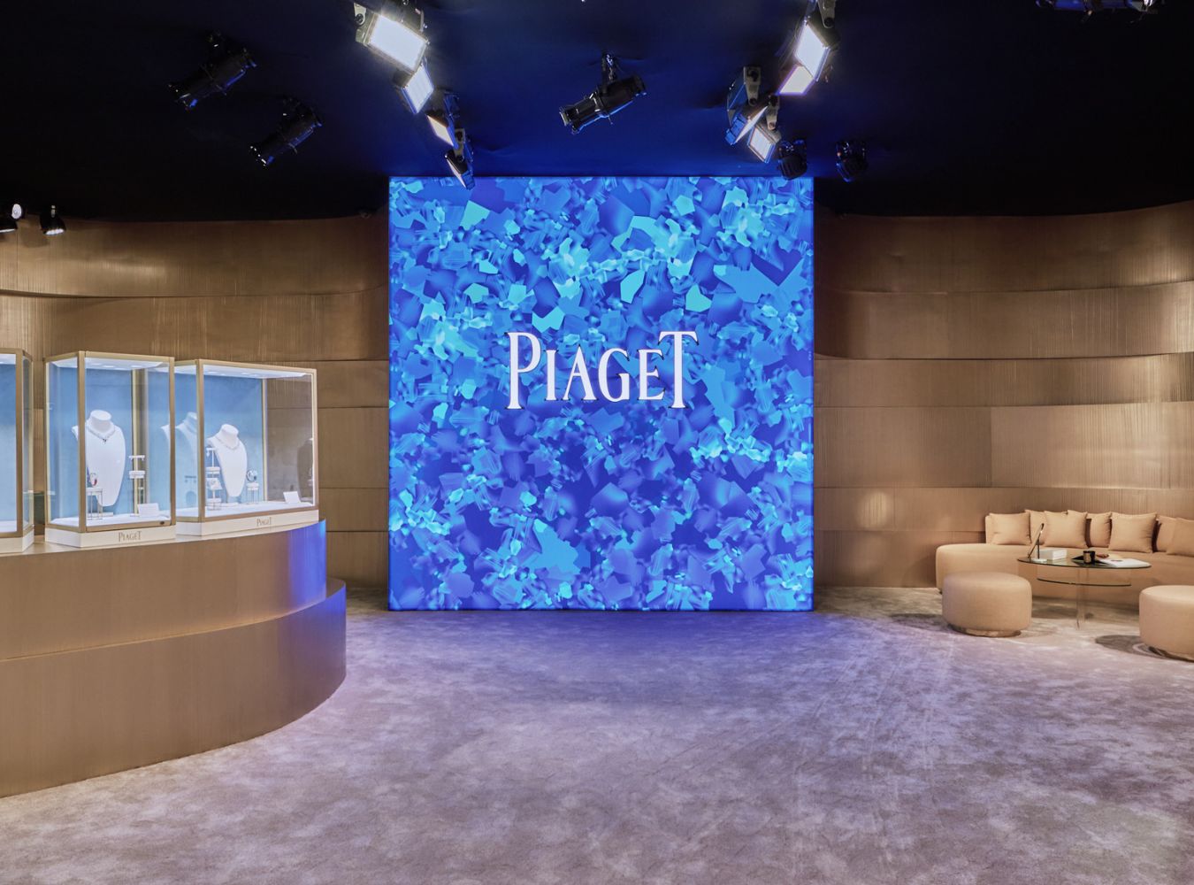 PIAGET PUTS UP A GLITTERING DISPLAY AT ART DUBAI. - Buro 24/7