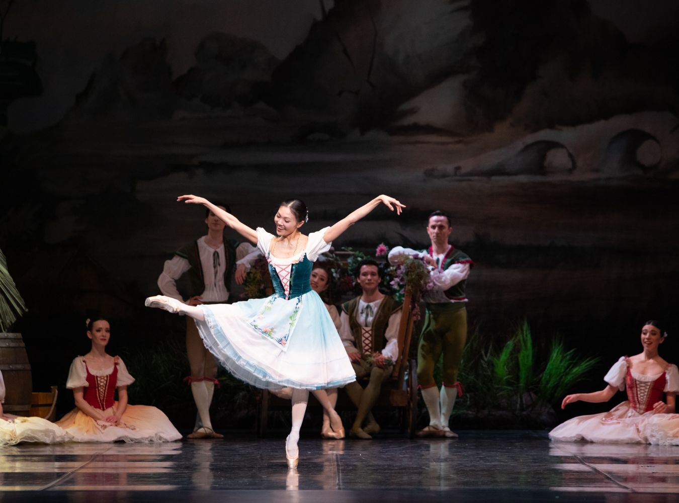 VAN CLEEF & ARPELS AND THE DUBAI OPERA BRING ‘GISELLE’ TO OPEN THE 2024 ...